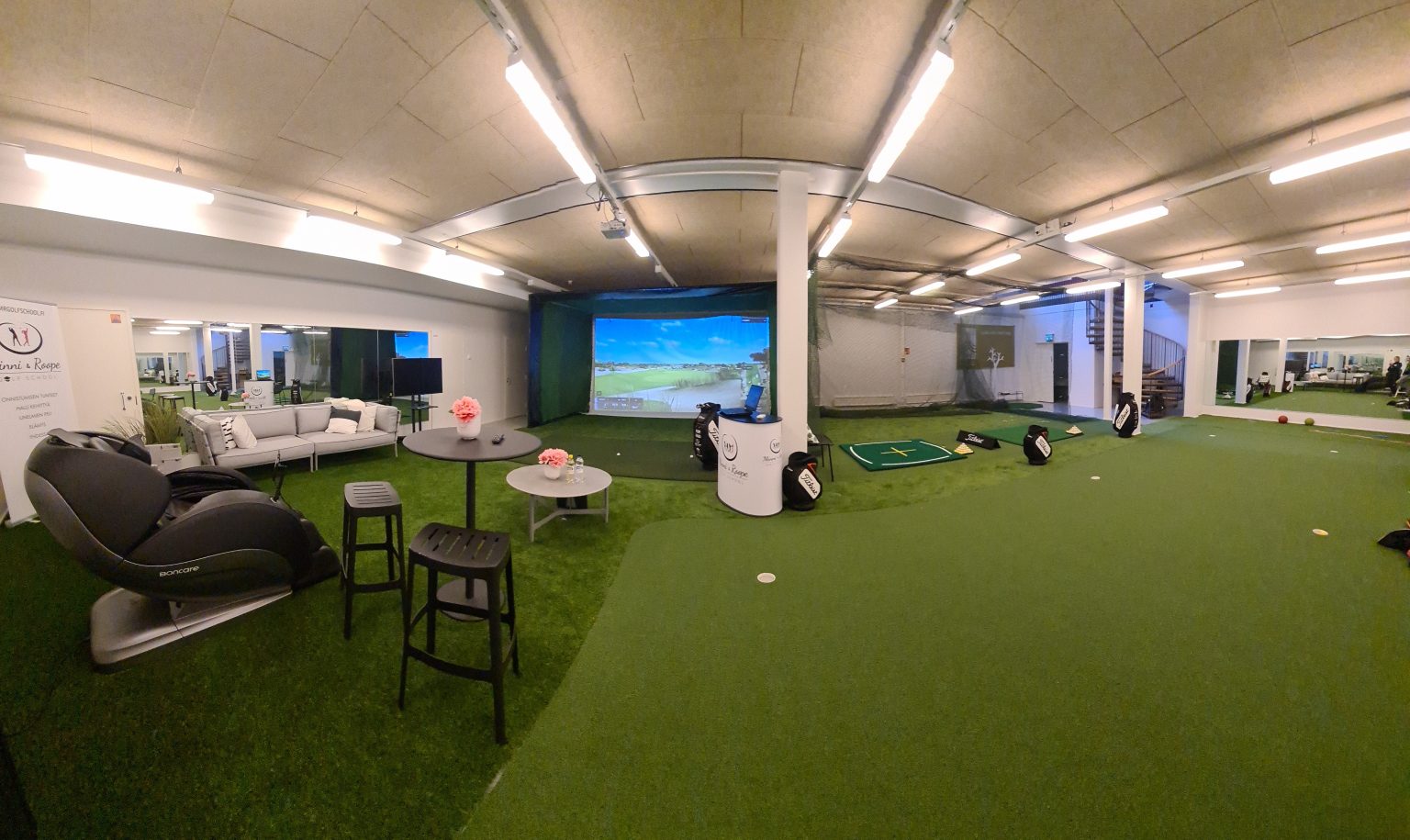 MR GOLF STUDIO HIRSALAAN - Minni & Roope Golf School